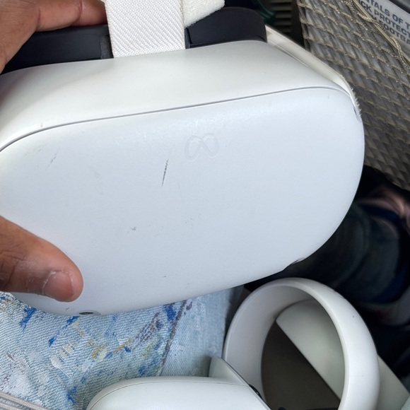 Oculus | VR, AR & Accessories | Oculus White Vr Headset | Poshmark